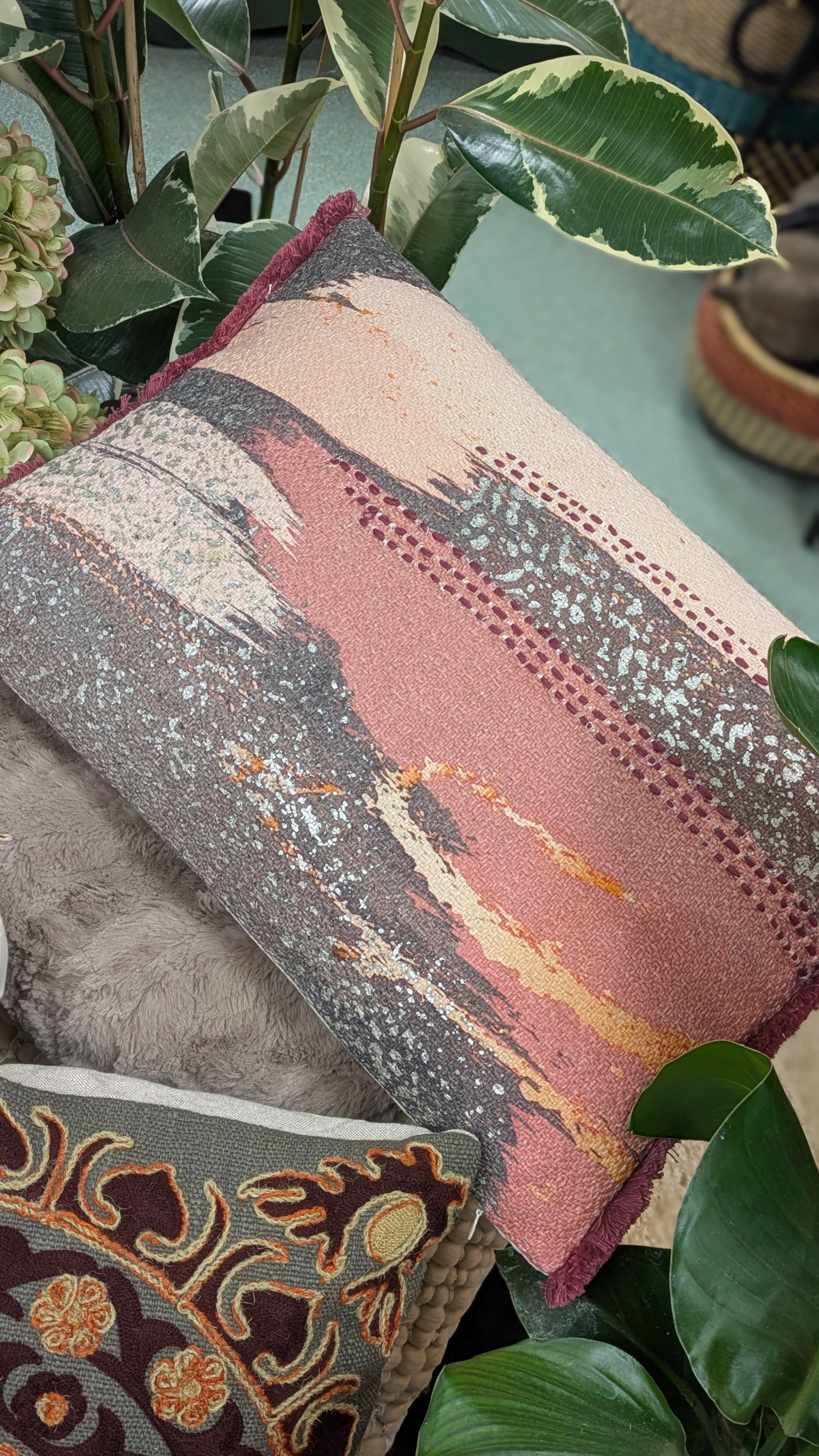 Bri Cushion – George Preston Florist